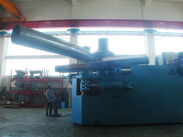 Pipe rolling machines